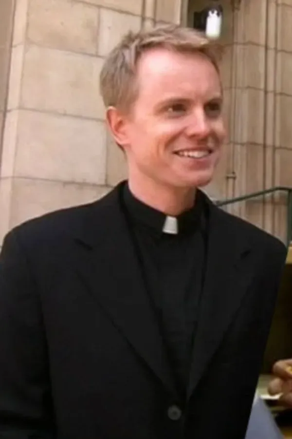 Rickety Cricket Costume (It's Always Sunny in Philadelphia) | Costume.bot